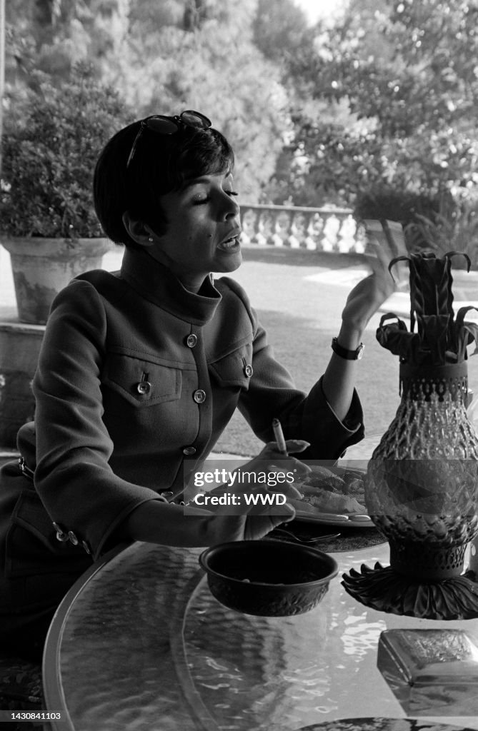 Actress Neile Adams Answers Questions And Pose For Photographs During News Photo Getty Images