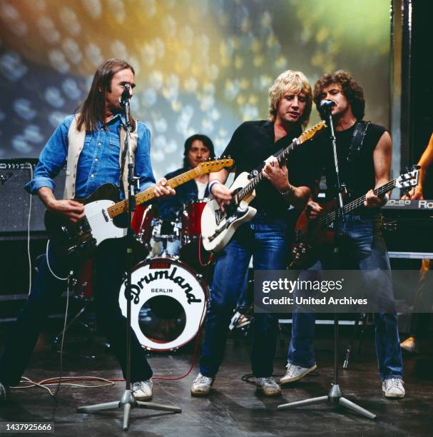 Ard Show Photos And Premium High Res Pictures Getty Images