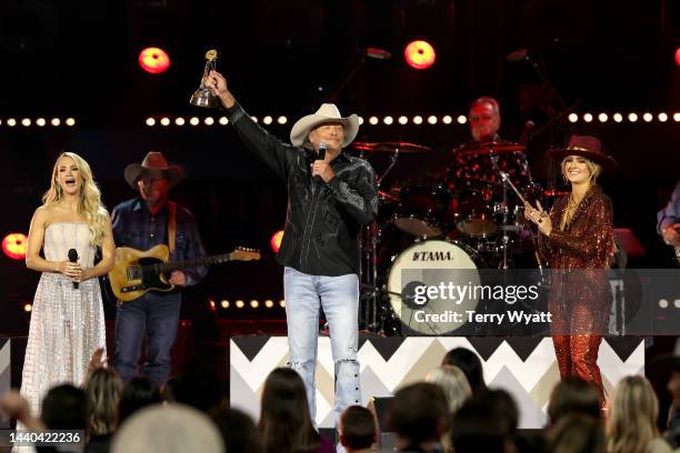 Alan Jackson Photos Photos And Premium High Res Pictures Getty Images