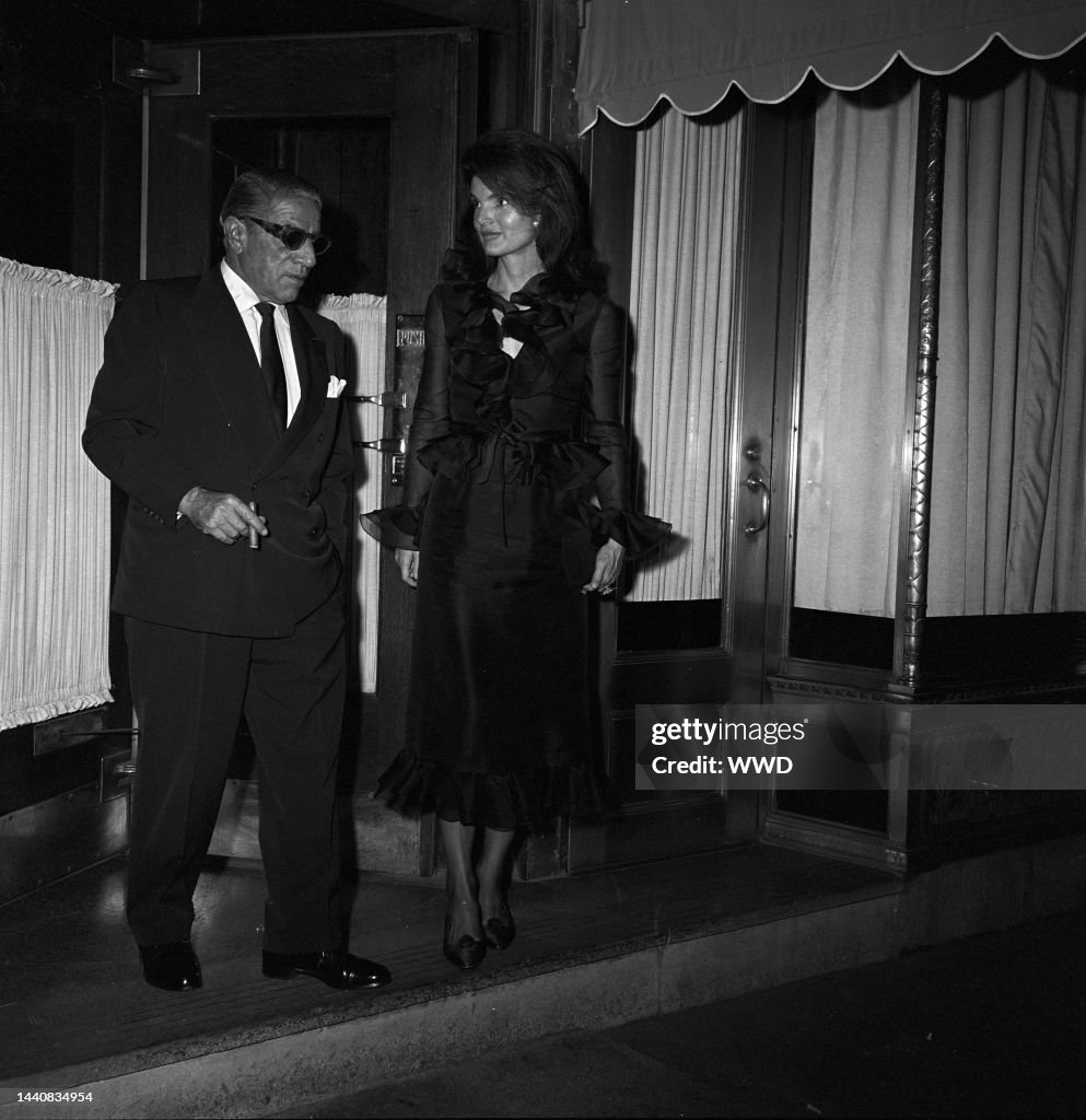 Jackie Kennedy Onassis And Aristotle Onassis Leaving A Manhattan News Photo Getty Images