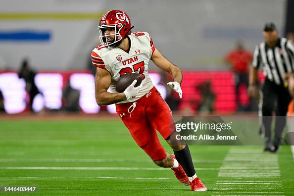 Thomas Yassmin Of The Utah Utes Runs With The Ball During The Fourth