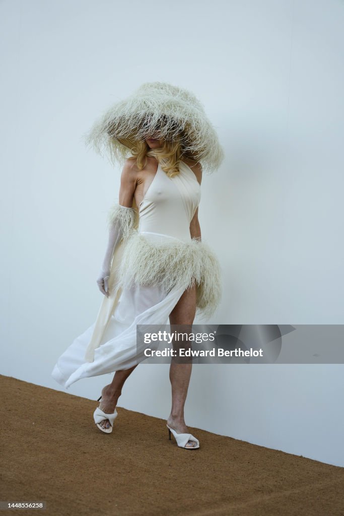 Pamela Anderson Wears An Oversized Fluffy Hat A Turtleneck News Photo Getty Images
