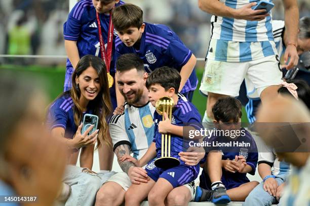 1 480 Lionel Messi And Antonella Roccuzzo Photos And High Res Pictures
