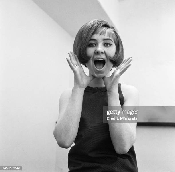1 051 Lulu Chanteuse Stock Photos, High-Res Pictures, and Images ... 1 051 Lulu Chanteuse Stock Photos, High-Res Pictures, and Images ...
