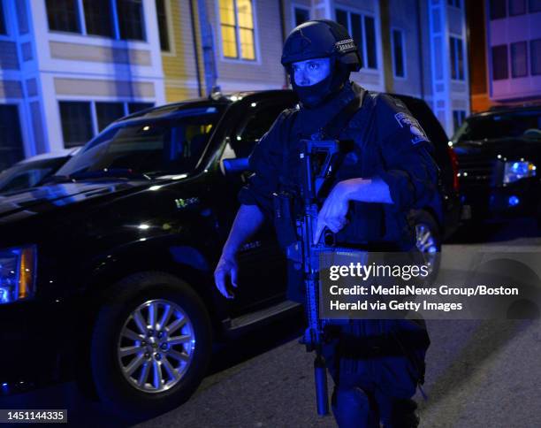 Boston Police Department Swat Team Stock Fotos Und Bilder Getty Images