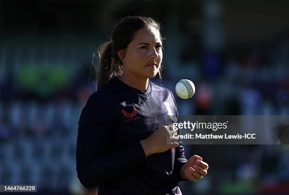Sune Luus Of South Africa Warms Up Ahead Of The Icc Womens T20 World News Photo Getty Images