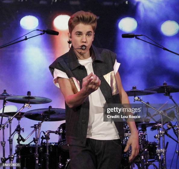 THE VIEW - Global music superstar Justin Bieber performs live... News ... THE VIEW - Global music superstar Justin Bieber performs live... News ...