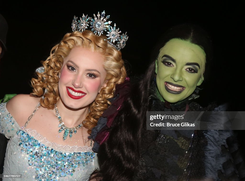 Mckenzie Kurtz As Glindaand Talia Suskauer As Elphaba Pose News Photo Getty Images
