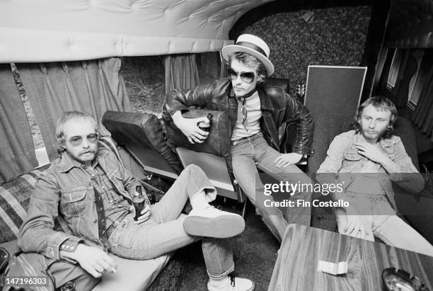 Steve Turner Guitarist Photos And Premium High Res Pictures Getty Images