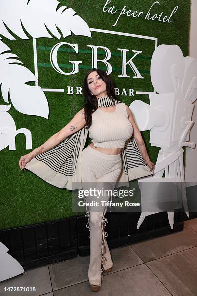 Singer Courtney Stodden Attends The Gbk Brand Bar Pre Oscar Lounge At News Photo Getty Images