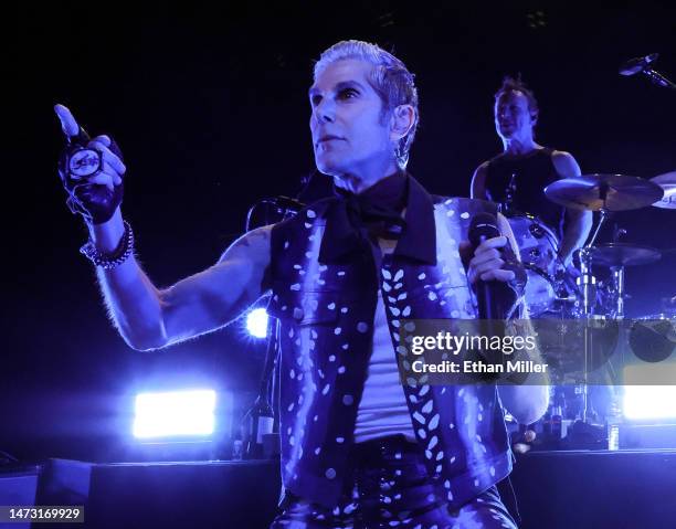 Janes Addiction Performing Photos And Premium High Res Pictures Getty