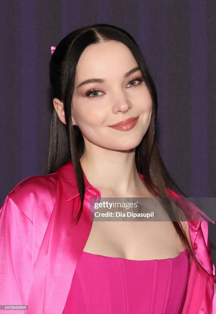Dove Cameron Attends The Photo Call For Apple Tv S Schmigadoon