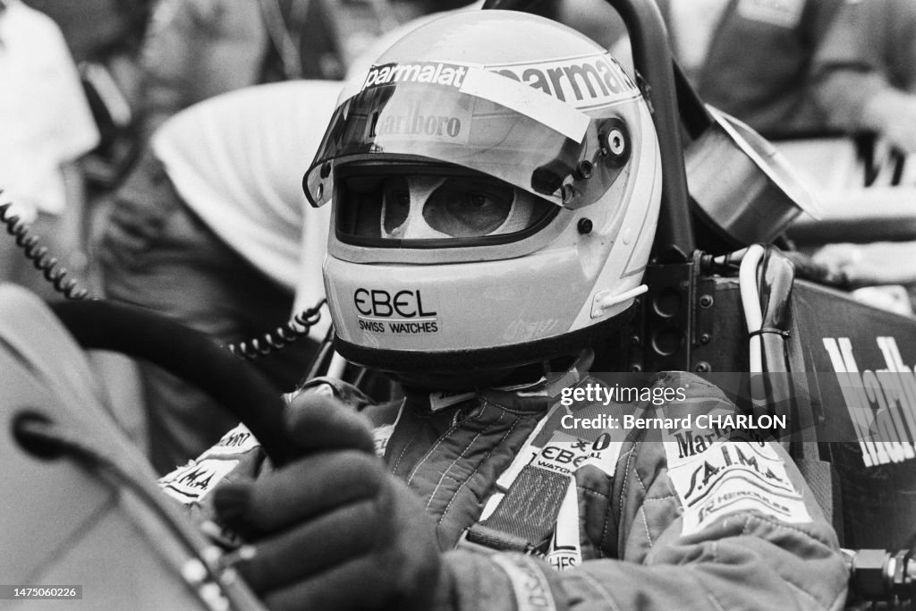 Niki Lauda Au Volant De Sa Mclaren Tag Sur Le Circuit De Zandvoort News Photo Getty Images