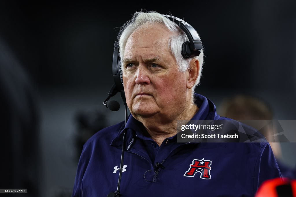 Head coach Wade Phillips of the Houston Roughnecks looks on during ... Head coach Wade Phillips of the Houston Roughnecks looks on during ...
