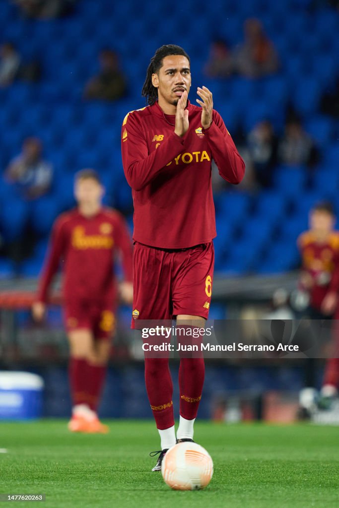 Chris Smalling Of As Roma Warms Up Prior To The Uefa Europa League