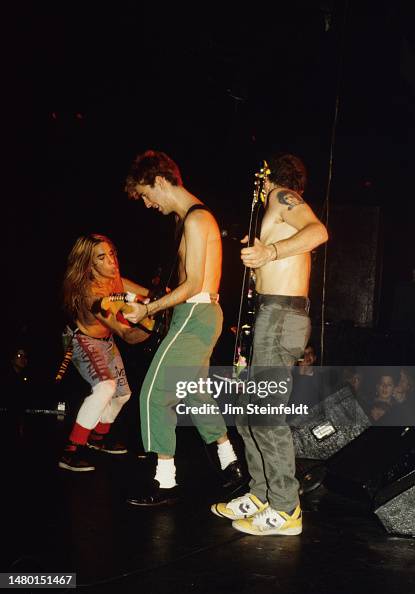 Red Hot Chili Peppers Anthony Kiedis Hillel Slovak Flea Perform At News Photo Getty Images