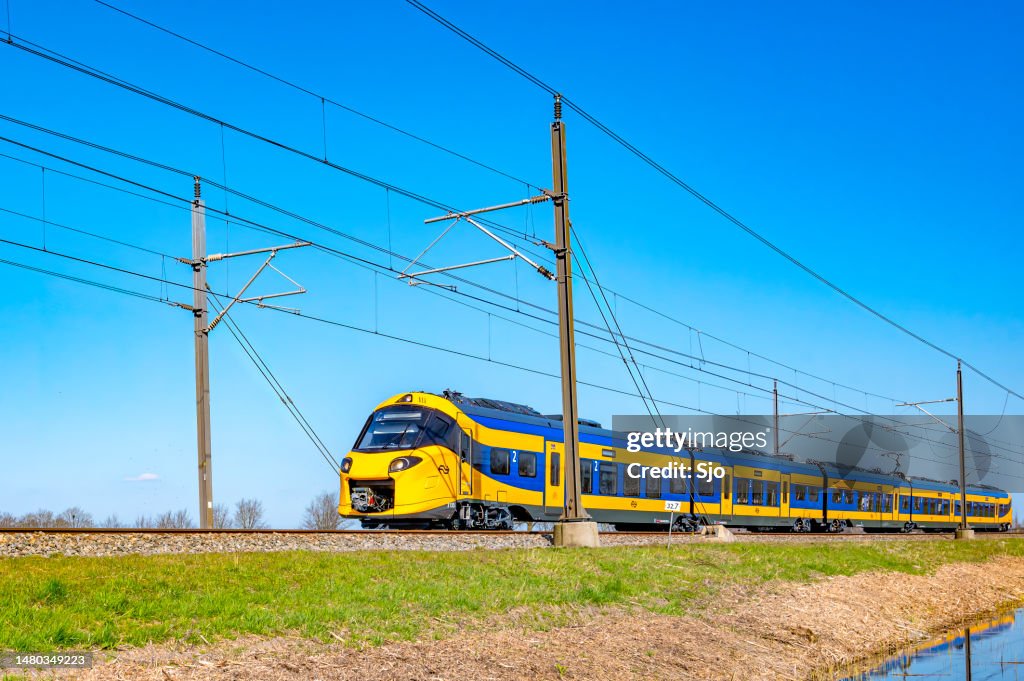 Icng Intercity Nieuwe Generatie Zug Der Ns Nederlandse Spoorwegen Bei ... Icng Intercity Nieuwe Generatie Zug Der Ns Nederlandse Spoorwegen Bei ...