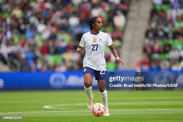 Naomi Girma Of The United States Looks To Pass During A Game Between