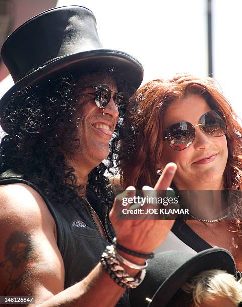 British Us Guitarist Slash Photos And Premium High Res Pictures Getty