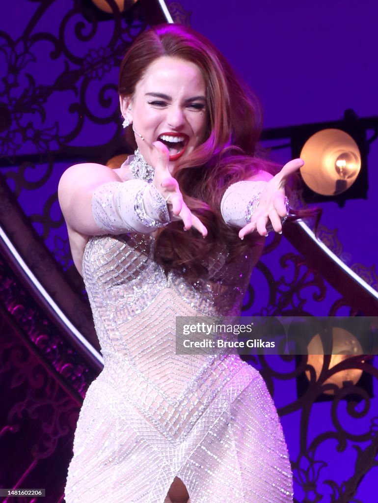 Joanna Jojo Levesque As Satine During The Curtain Call Of Moulin News Photo Getty Images