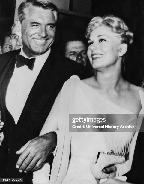 22 Kim Novak And Cary Grant Photos And High Res Pictures Getty Images