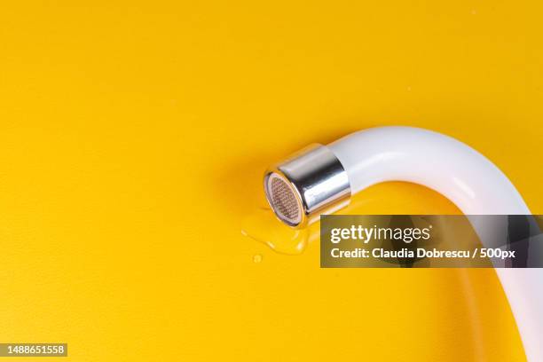 Close Up Peeing Stock Fotos Und Bilder Getty Images