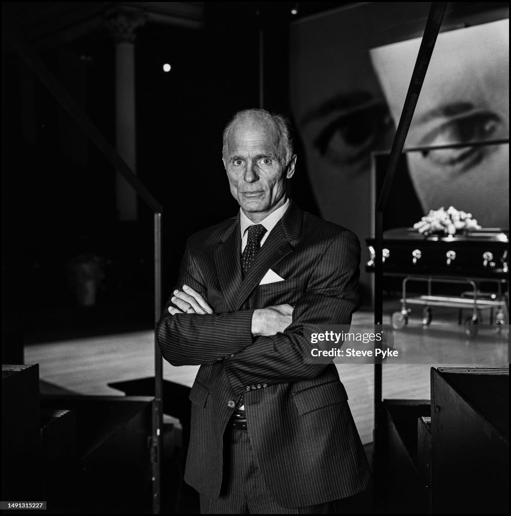 American Actor Ed Harris Poses At A Portrait Session On The Set Of News Photo Getty Images