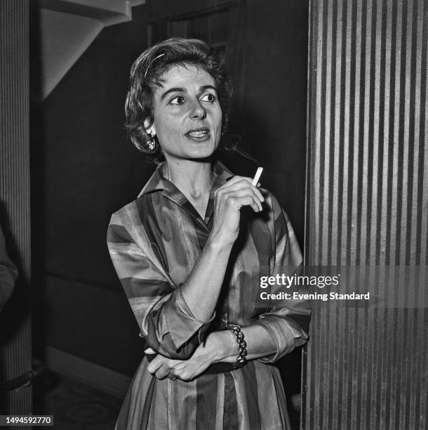 Actress Yvonne Mitchell Fotografías e imágenes de stock - Getty Images Actress Yvonne Mitchell Fotografías e imágenes de stock - Getty Images