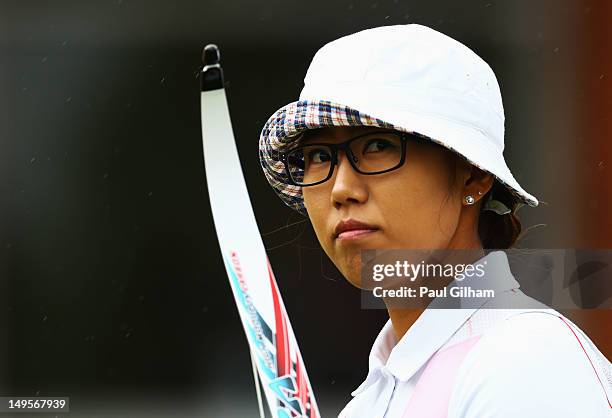 Lee Sung Jin Photos And Premium High Res Pictures Getty Images