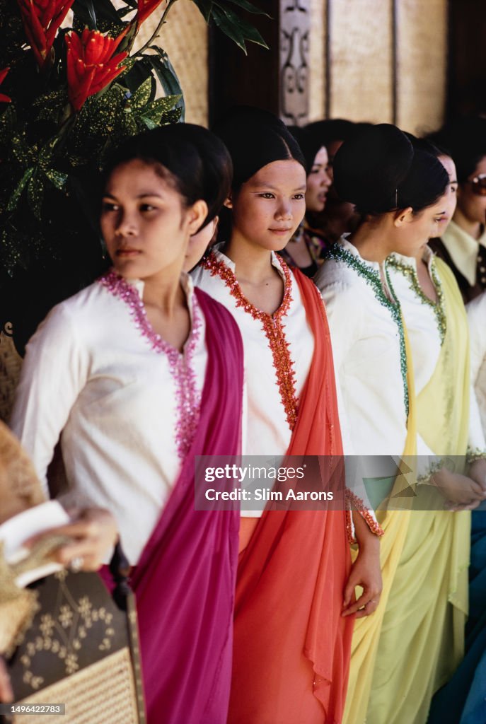 Members Of The Philippine Baranggay Folk Dance Troupe In Manila News Photo Getty Images