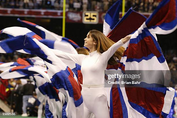 Pre Game Super Bowl Xxxvi Photos And Premium High Res Pictures Getty Images