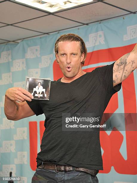 59 Daniel Powter Signs Copies Of Turn On The Lights Photos & High Res ... 59 Daniel Powter Signs Copies Of Turn On The Lights Photos & High Res ...