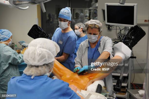 Transgender Surgery - Fotografias e Filmes do Acervo - Getty Images Transgender Surgery - Fotografias e Filmes do Acervo - Getty Images