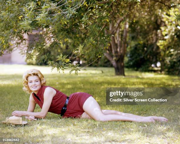 3400 Angie Dickinson Photos And High Res Pictures Getty Images