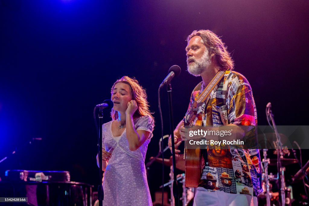 Viva Katherine Wainwright Cohen And Rufus Wainwright Perform During