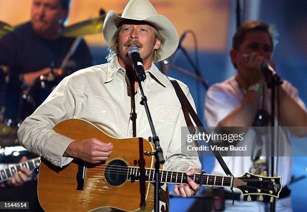 Alan Jackson Musician Photos And Premium High Res Pictures Getty Images