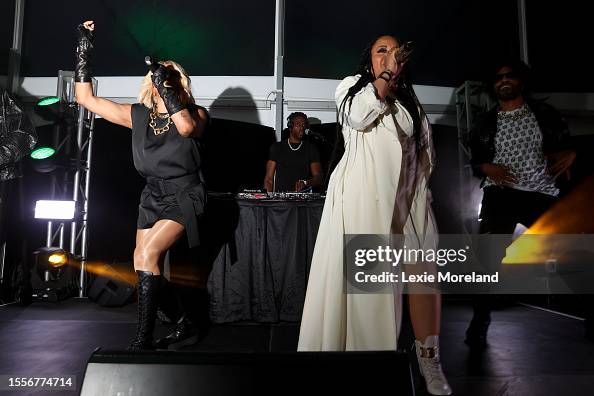Sandra Denton And Cheryl James Of Salt N Pepa Perform At The Tods News Photo Getty Images