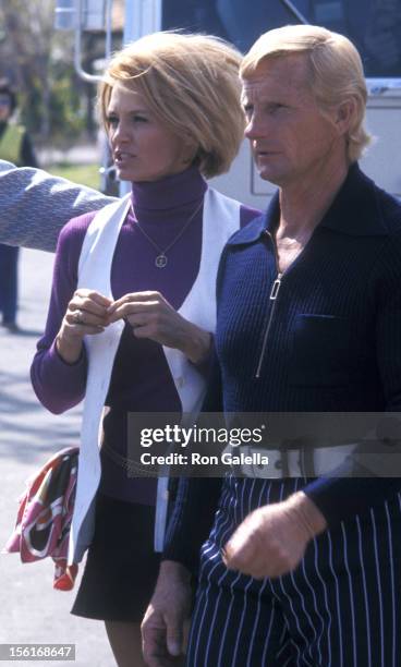 Angie Dickinson 1971 Photos And Premium High Res Pictures Getty Images