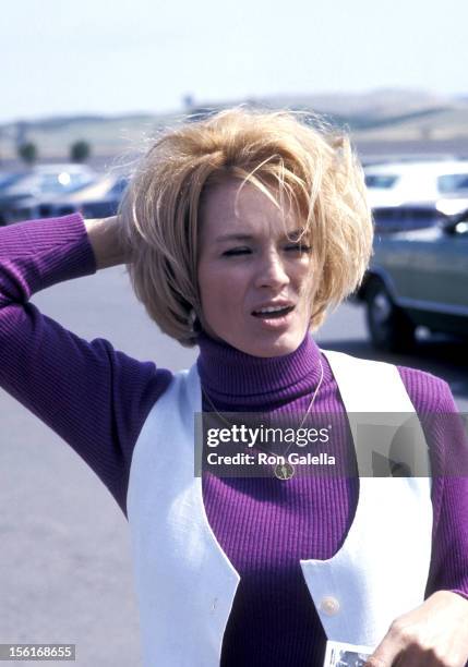 Angie Dickinson 1971 Photos And Premium High Res Pictures Getty Images