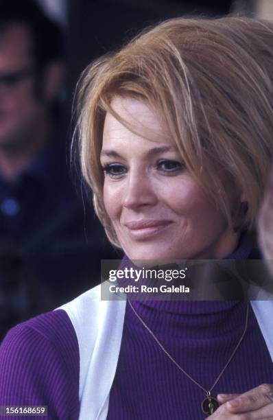 Angie Dickinson 1971 Photos And Premium High Res Pictures Getty Images