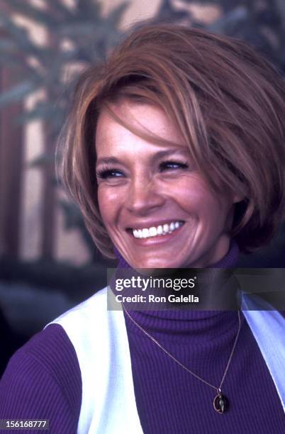 Angie Dickinson 1971 Photos And Premium High Res Pictures Getty Images