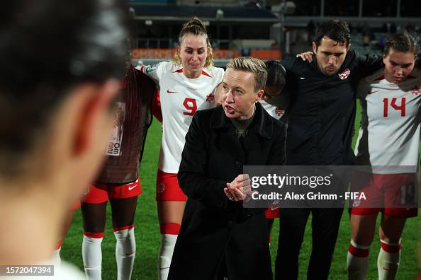 Bev Priestman Head Coach Of Canada Speaks To Her Players In The