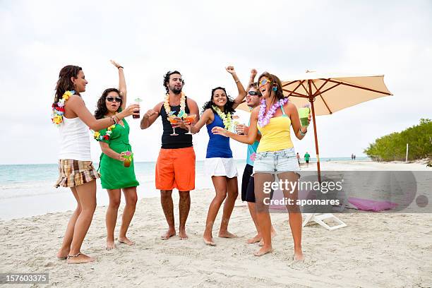 Hawaiian Male Dancers Photos And Premium High Res Pictures Getty Images