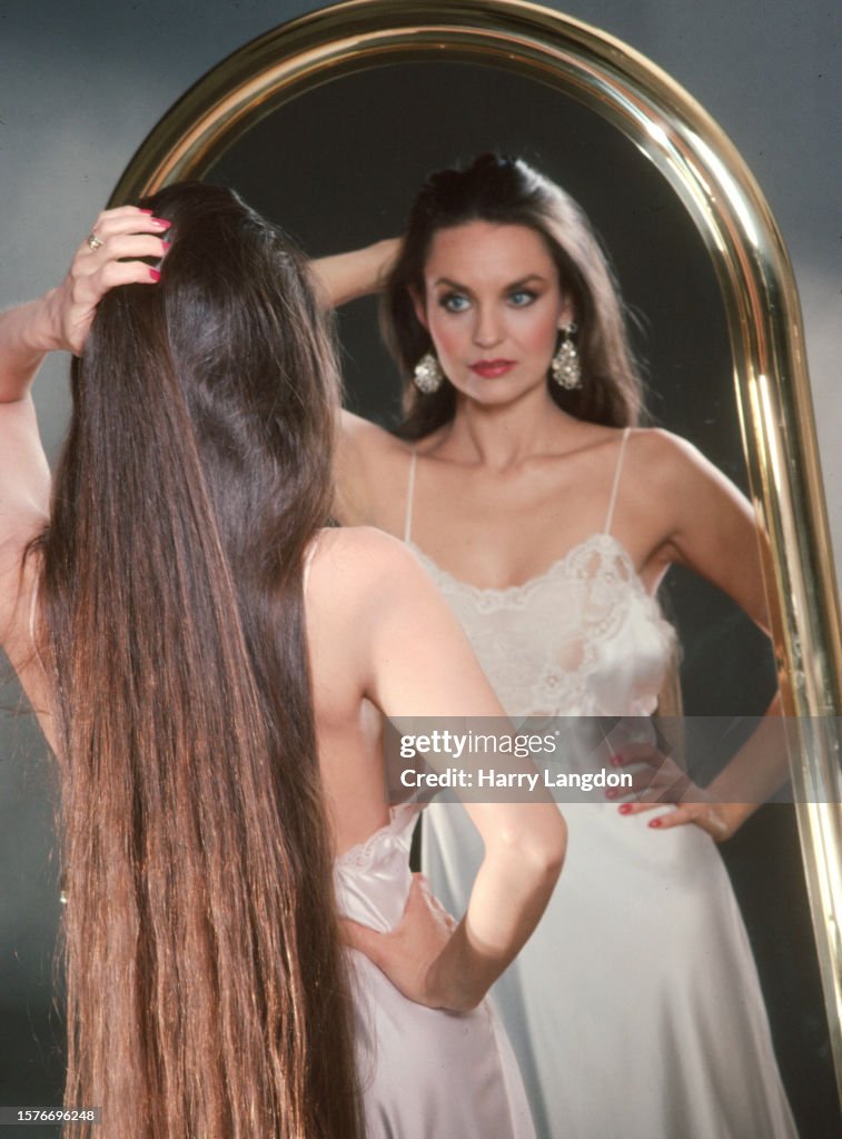 Country Singer Crystal Gayle Poses For A Portrait In 1986 In Los