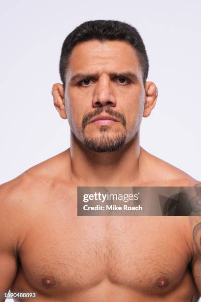 Rafael Dos Anjos Pose Ufc Photos And Premium High Res Pictures Getty Images