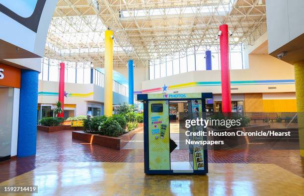 31 San Jacinto Mall Stock Photos, High-Res Pictures, and Images - Getty ... 31 San Jacinto Mall Stock Photos, High-Res Pictures, and Images - Getty ...
