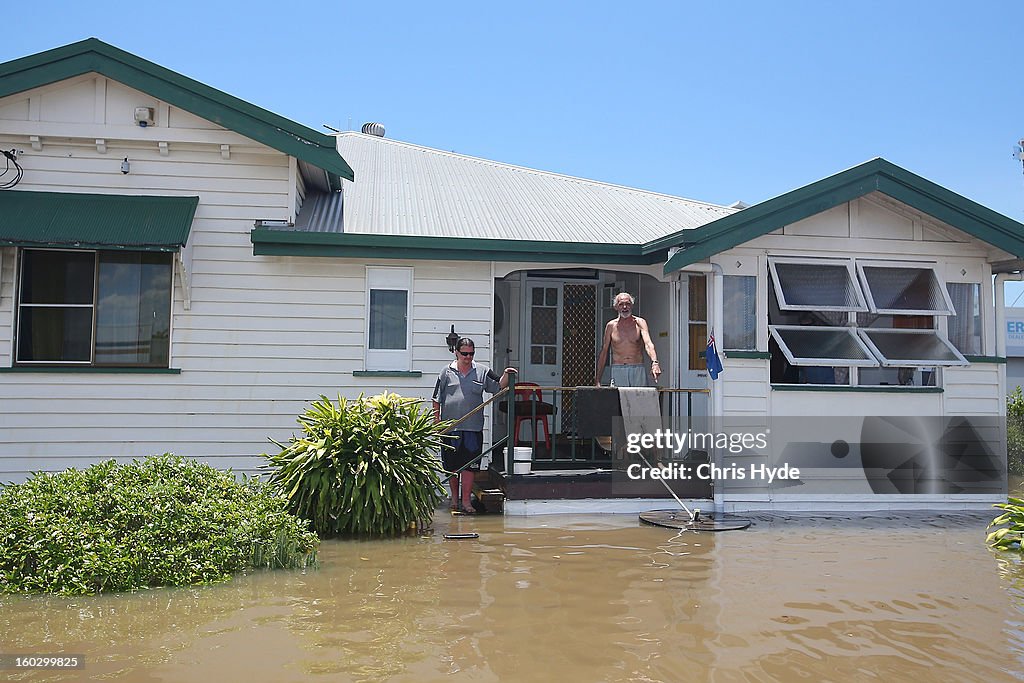 Bundaberg Locals Are Stranded As Flood Waters Rise As Parts Of News