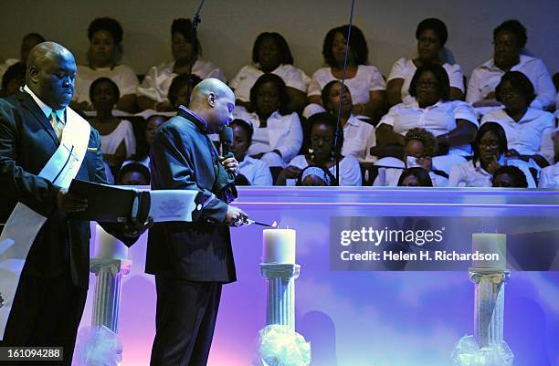 20 Pastor Dr Chris Hill Stock Photos, High-Res Pictures, and Images ... 20 Pastor Dr Chris Hill Stock Photos, High-Res Pictures, and Images ...