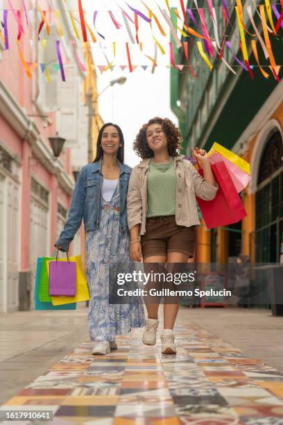 Peru Shopping Photos And Premium High Res Pictures Getty Images