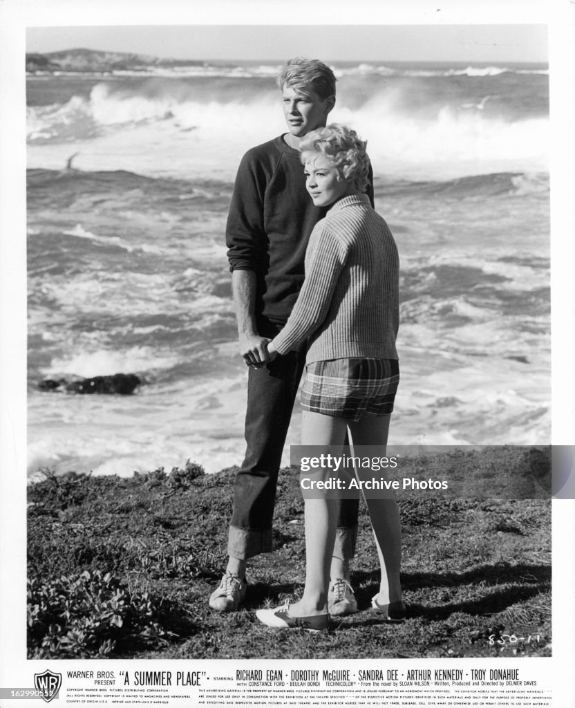 Troy Donahue Holds Hands On The Beach With Sandra Dee In A Scene From News Photo Getty Images